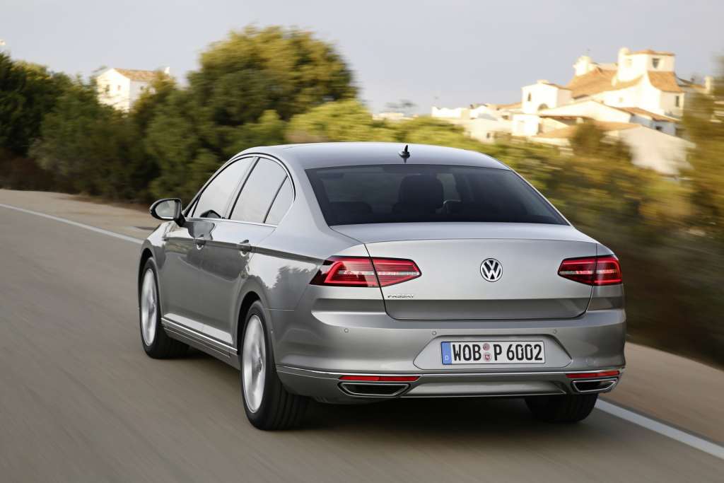 Volkswagen Passat B8 initial specifications detailed, two variants ...