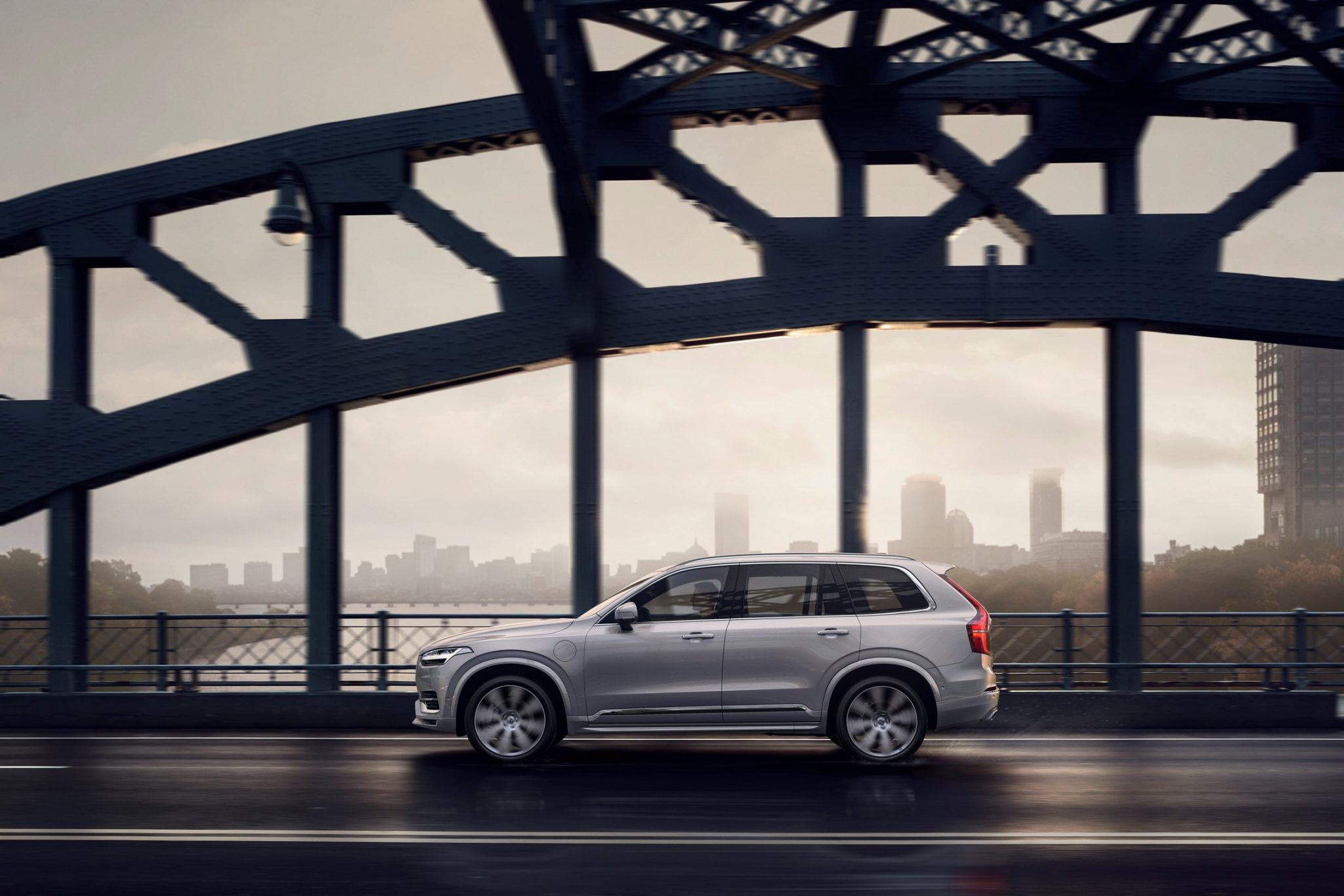 Volvo wants to set a speed limit of 180kmh on their cars to highlight ...