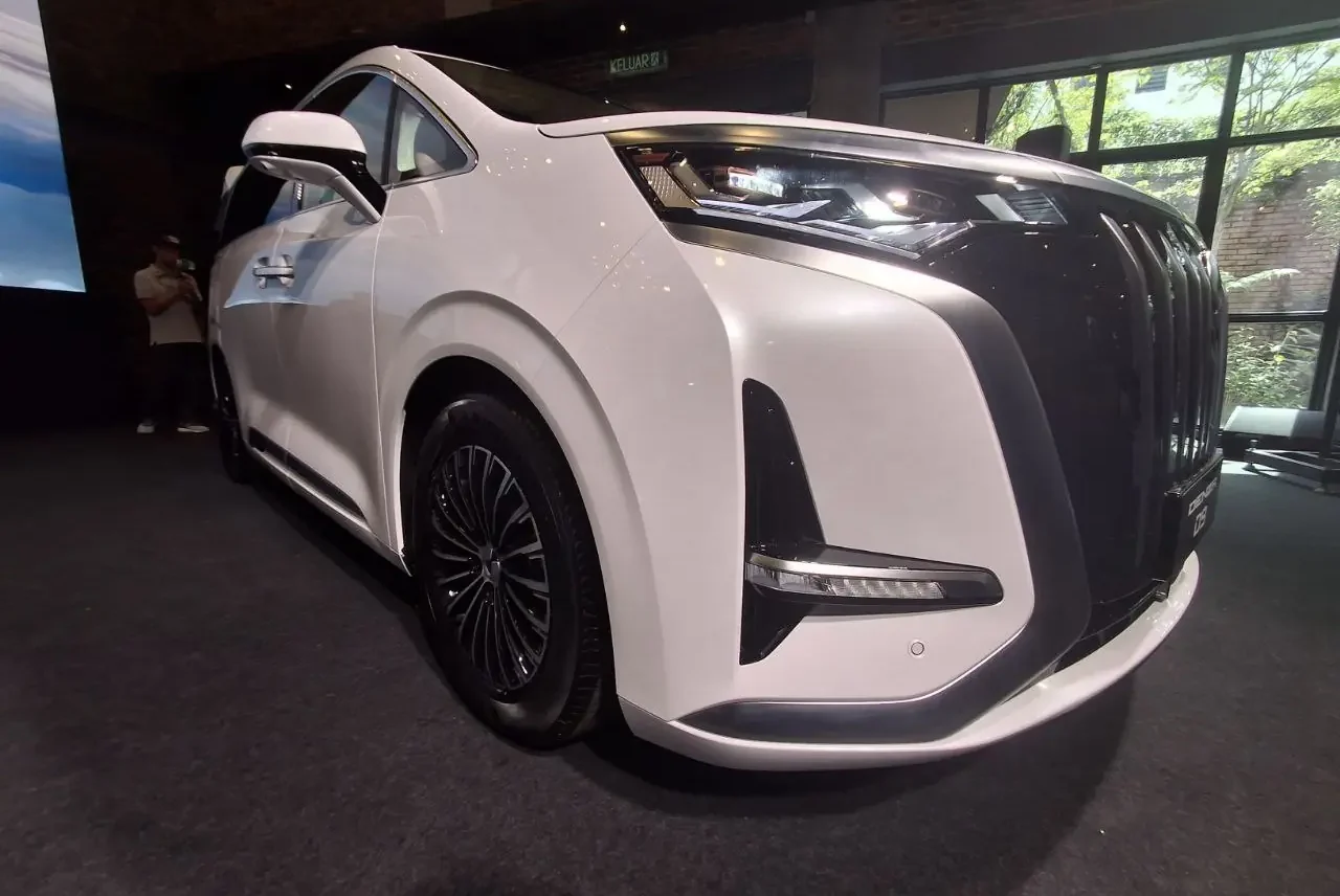 Denza D9 Takes Malaysia by Storm: 800 Units Sold In A Week - Autofreaks.com